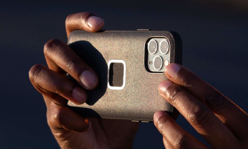 Mobile by Peak Design everyday phone case mounts to your bars, home ...