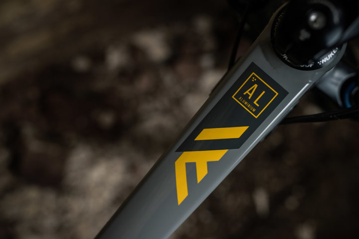 2021 Nukeproof Mega goes full carbon w/new kinematic, more sizes, fits ...