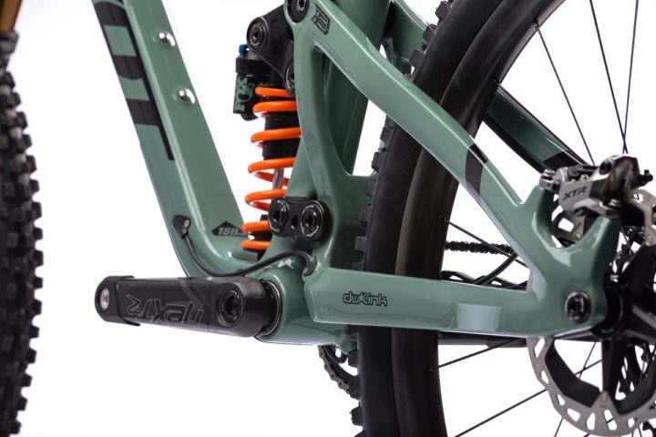 Pivot Mach 6 joins Switchblade with all new frame, still rolling on 27. ...