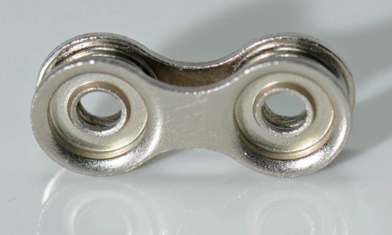 Taya Onze EVO-Light rollerless chain drops rollers to be faster ...