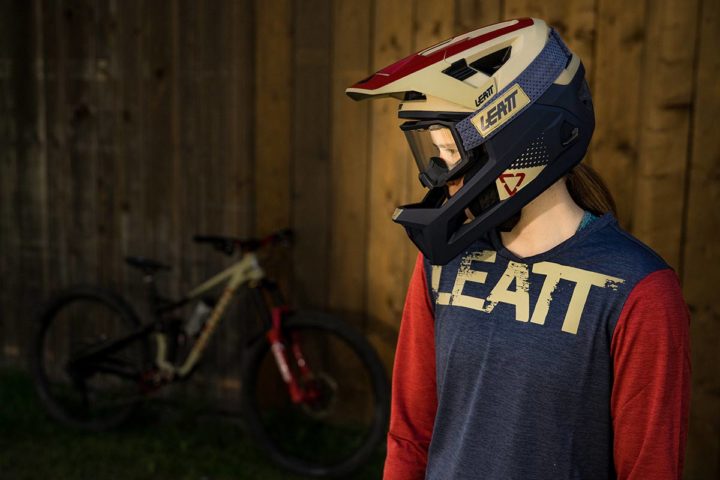 Leatt 4.0 Enduro Helmet with removable chinbar delivers DH-certified protection - Bikerumor