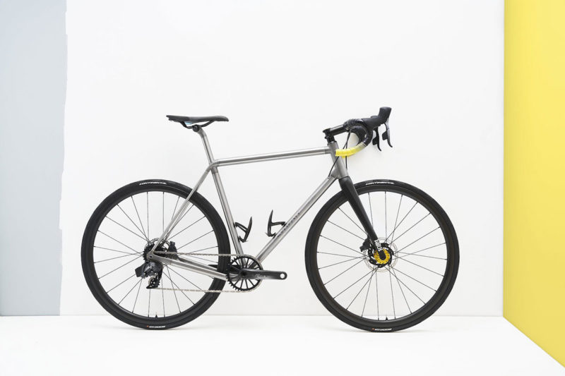 Sturdy Cycles builds bespoke Fiadh titanium road bike with 3D-printed components - Bikerumor