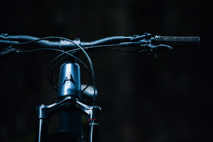 Review: The 2021 Vitus Sommet CRS rips, nails the cost to performance ...