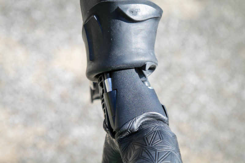 SRAM Rival eTap AXS drivetrain brings modern wireless shifting to ...