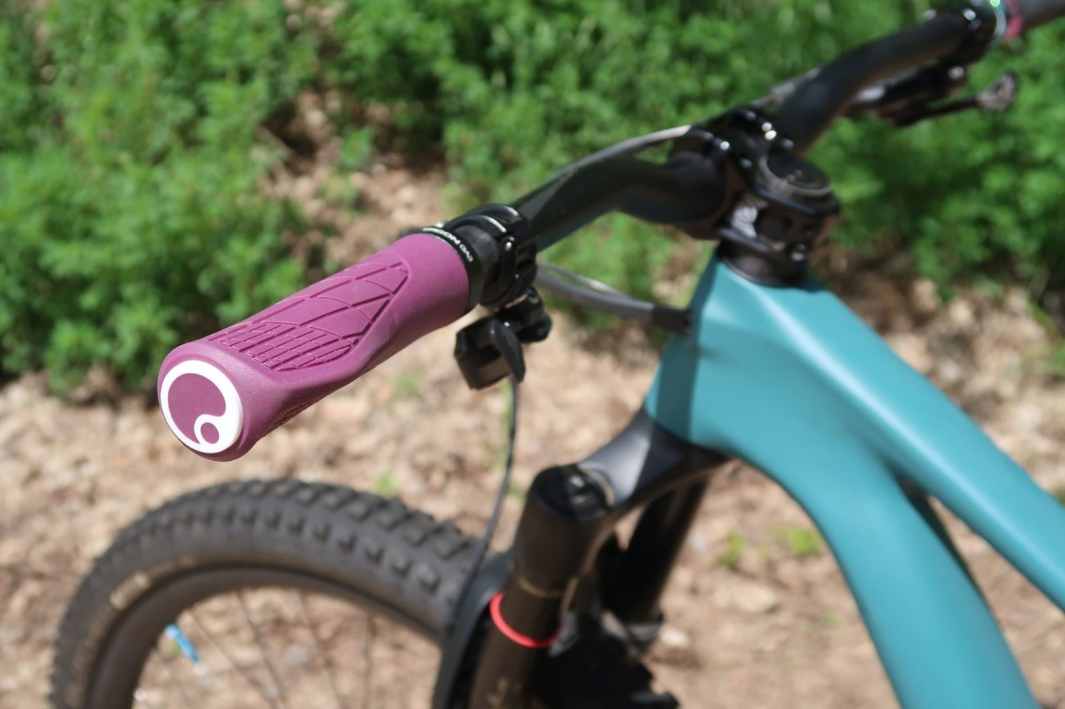 Best Mountain Bike Grips – Find the right MTB grip to smooth out your ...