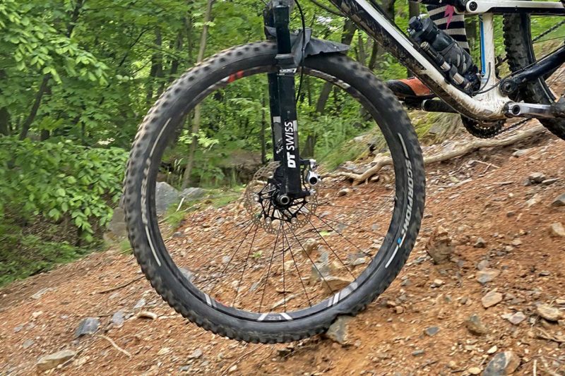 Review: All-new light & powerful Hope XCR MTB brakes! - Bikerumor