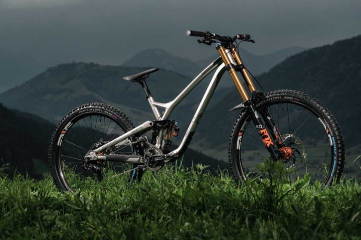Updated: Commencal Supreme DH prototype models virtual high pivot ...