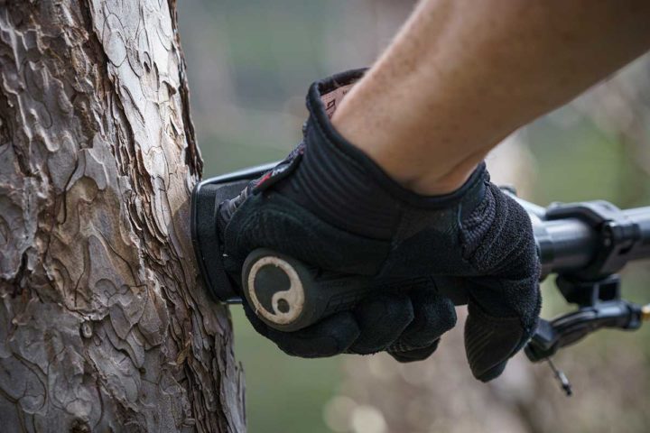 Nock Hand Guards for MTB protect knuckles and brake levers, damp ...