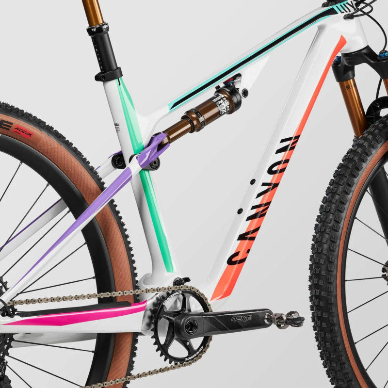 Emily Batty's Signature Edition Canyon Lux Trail is a true Pro Model ...