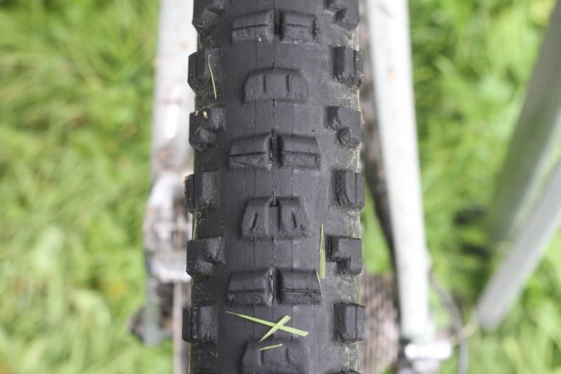 Spotted: Maxxis Test Pilot Minion DHRII 29" x 2.5" on Baraona's Ibis ...