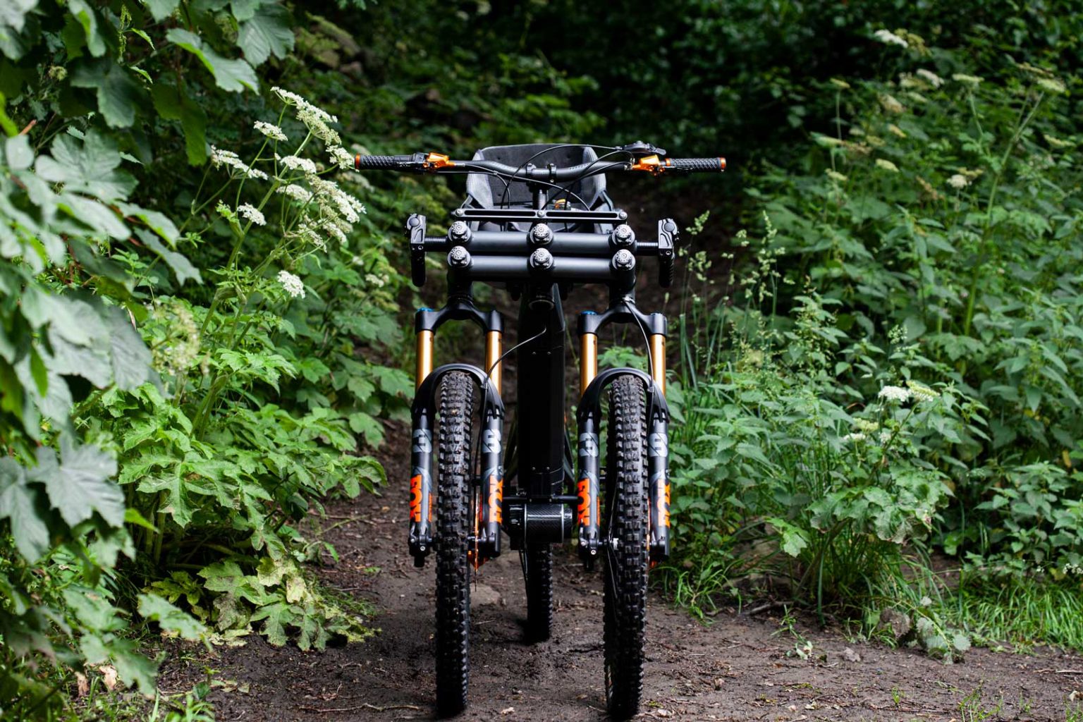 Orange Phase AD3 is an adaptive 3-wheeler eMTB with a leaning linkage ...