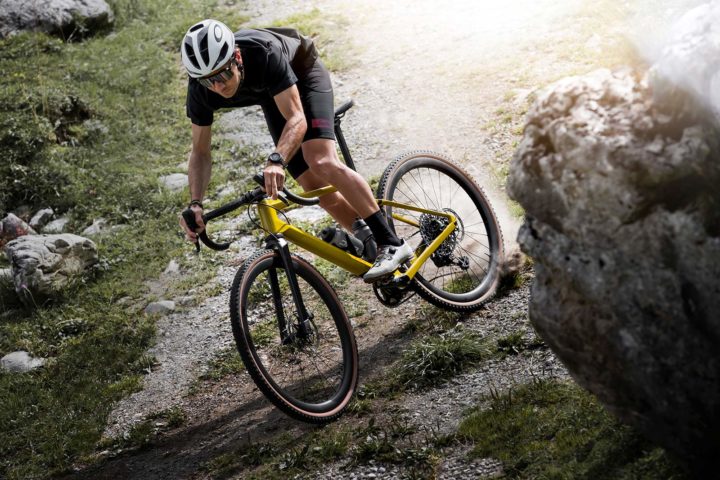 New BMC URS LT full suspension gravel bike gets stealthy "micro travel ...