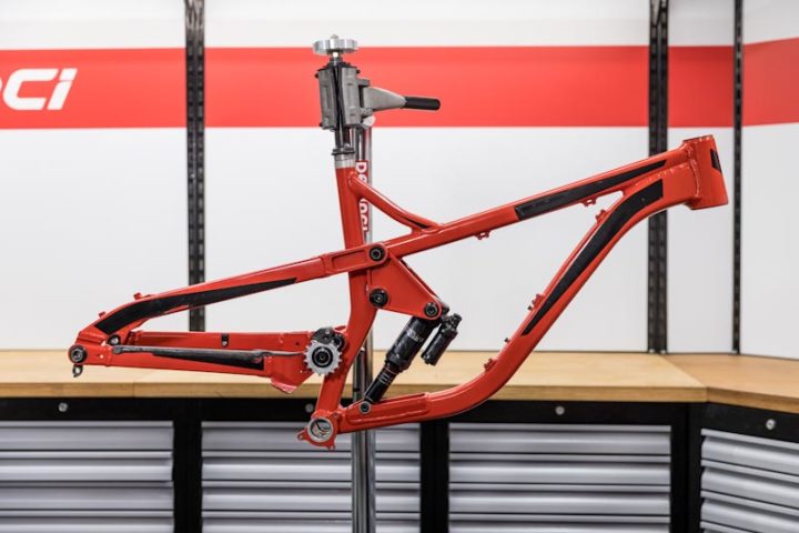 Devinci’s new Spartan HP Enduro Bike adopts high-pivot suspension for 2022 - Bikerumor