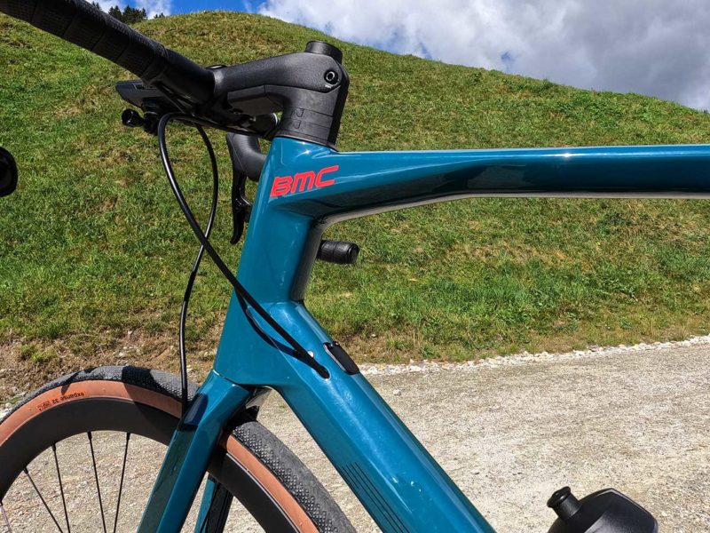 BMC Roadmachine X adds an almost-gravel all-road spec, and it's rad ...
