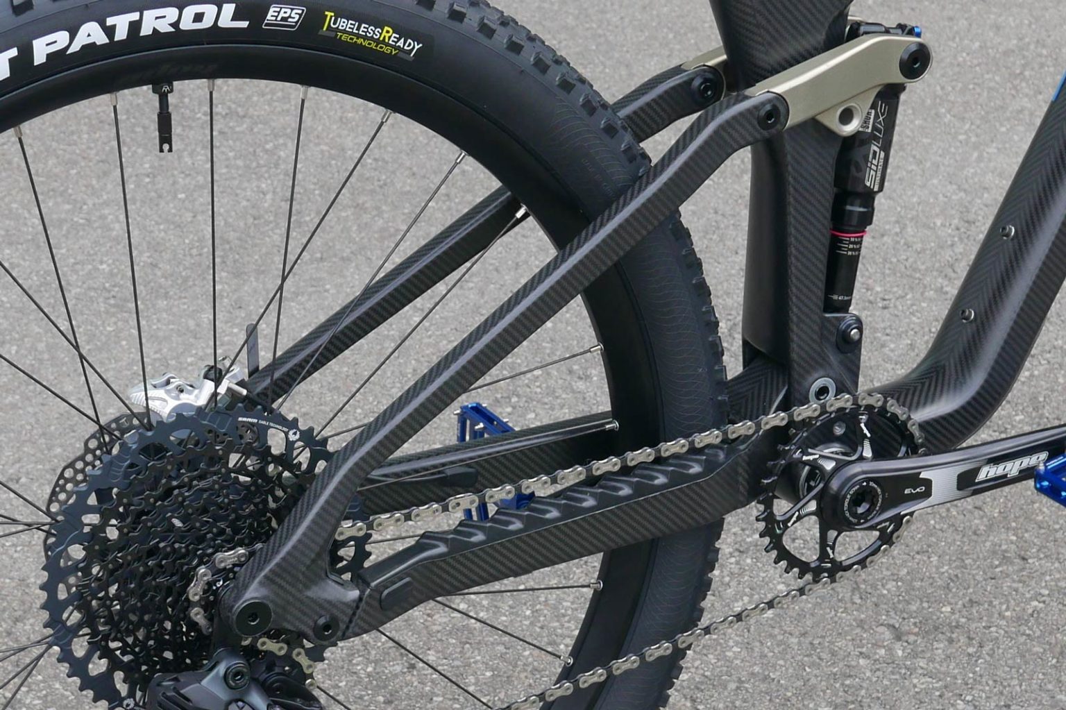 Pyga MoBu carbon mountain bike switch hits between XC & Down Country ...