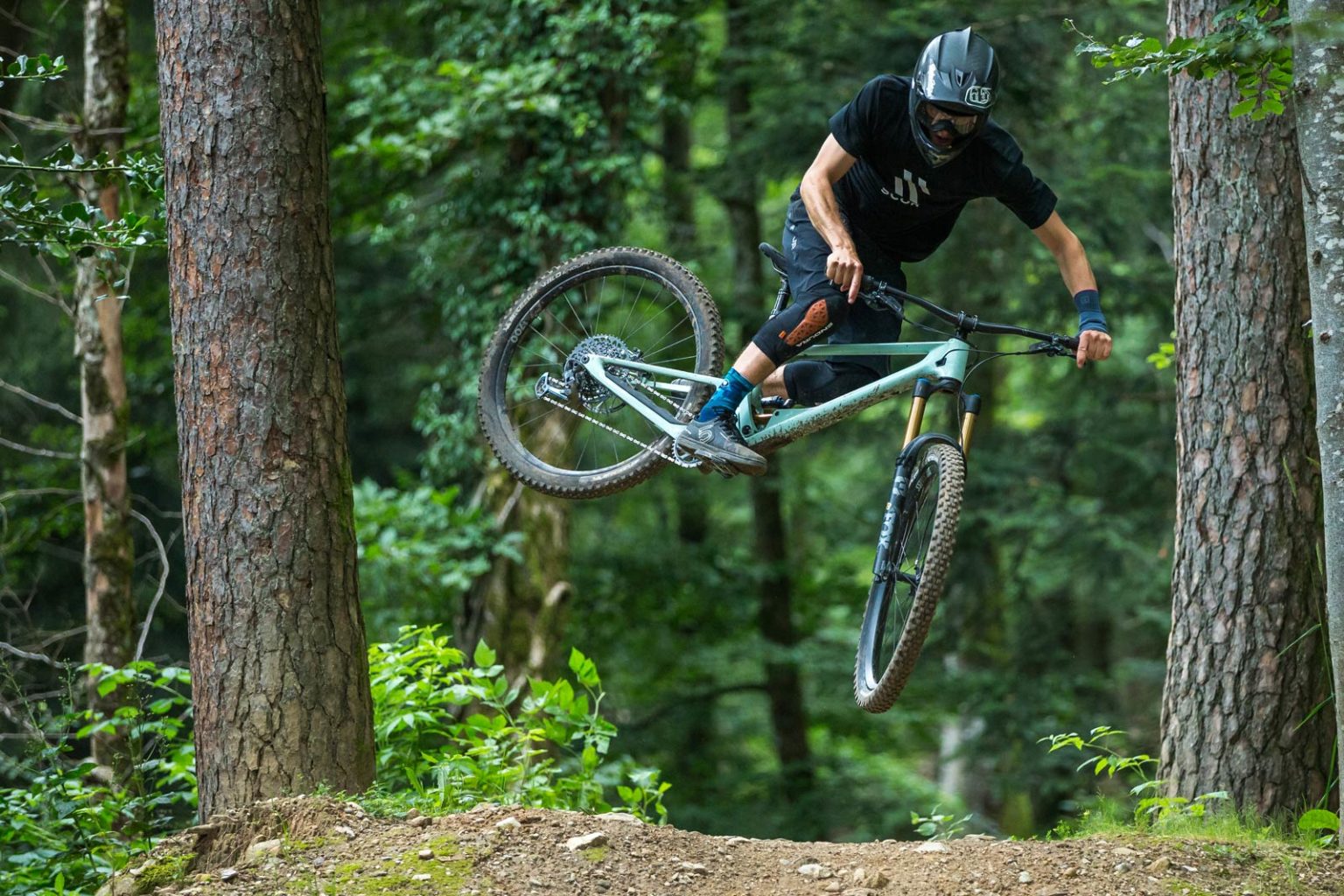SCOR MTB drops two (or four) new mountain bikes out of BMC skunkworks ...