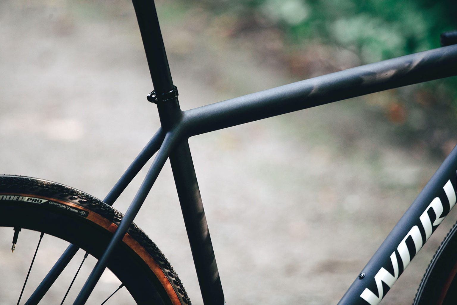 All-new Specialized Crux goes full gas on gravel racing w/ 725g frame ...