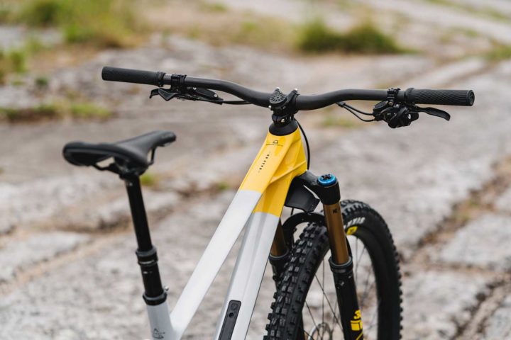 Mondraker Raze 130mm travel do-it-all Trail Bike is MIND telemetry ...