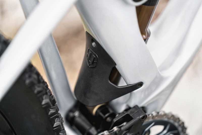 Mondraker Raze 130mm travel do-it-all Trail Bike is MIND telemetry ...