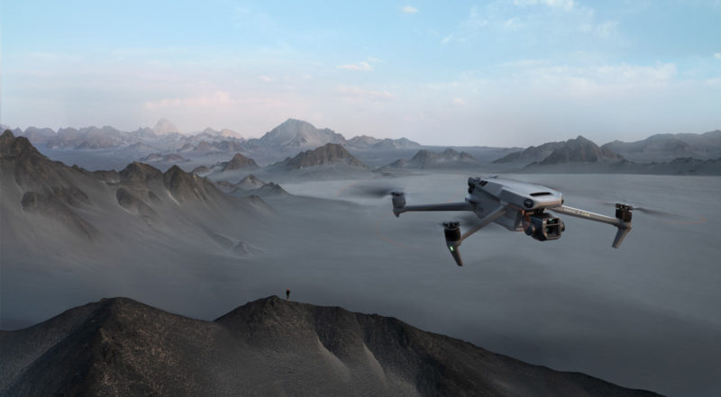 DJI Mavic 3 flies high with full obstacle avoidance, 5.1K camera ...