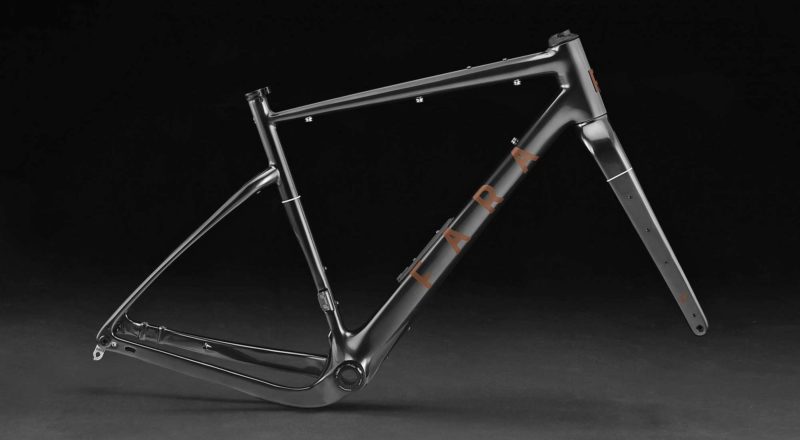 Fara F/GR gravel bike's integrated bikepacking tech off-road - Bikerumor