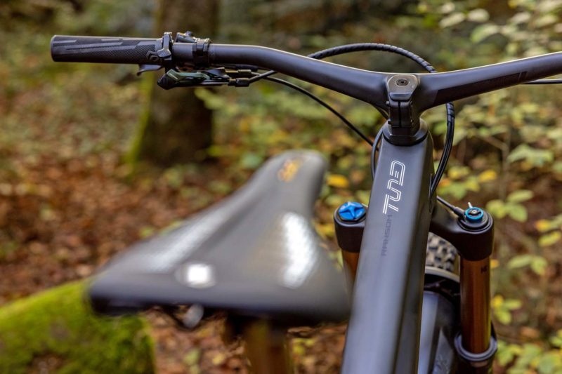 2022 Scott Tuned back in black & white, from gravel to DH! - Bikerumor