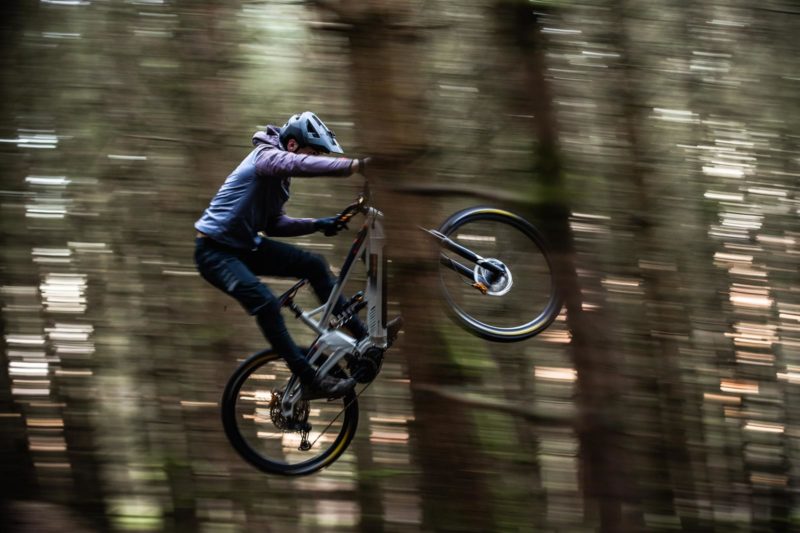 2022 Orange Phase MX Team eMTB boosts travel to 165mm w/ Formula MOD ...