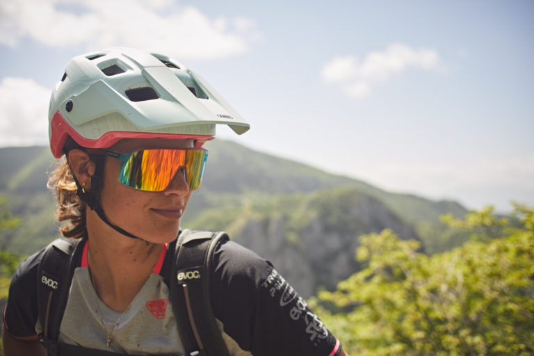 The ABUS Modrop: lightweight, all-mountain MTB helmet aims to please ...