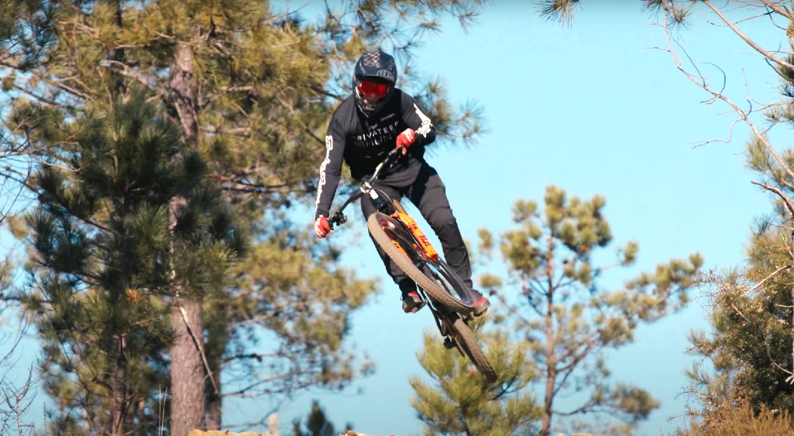 Watch: Fergus Ryan trades mud for dirt with Privateer Bikes & Hunt ...