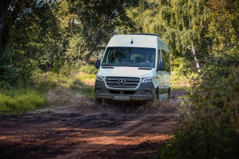 Vanlife: Mercedes-Benz Sprinters increase efficiency with 4-cylinder ...