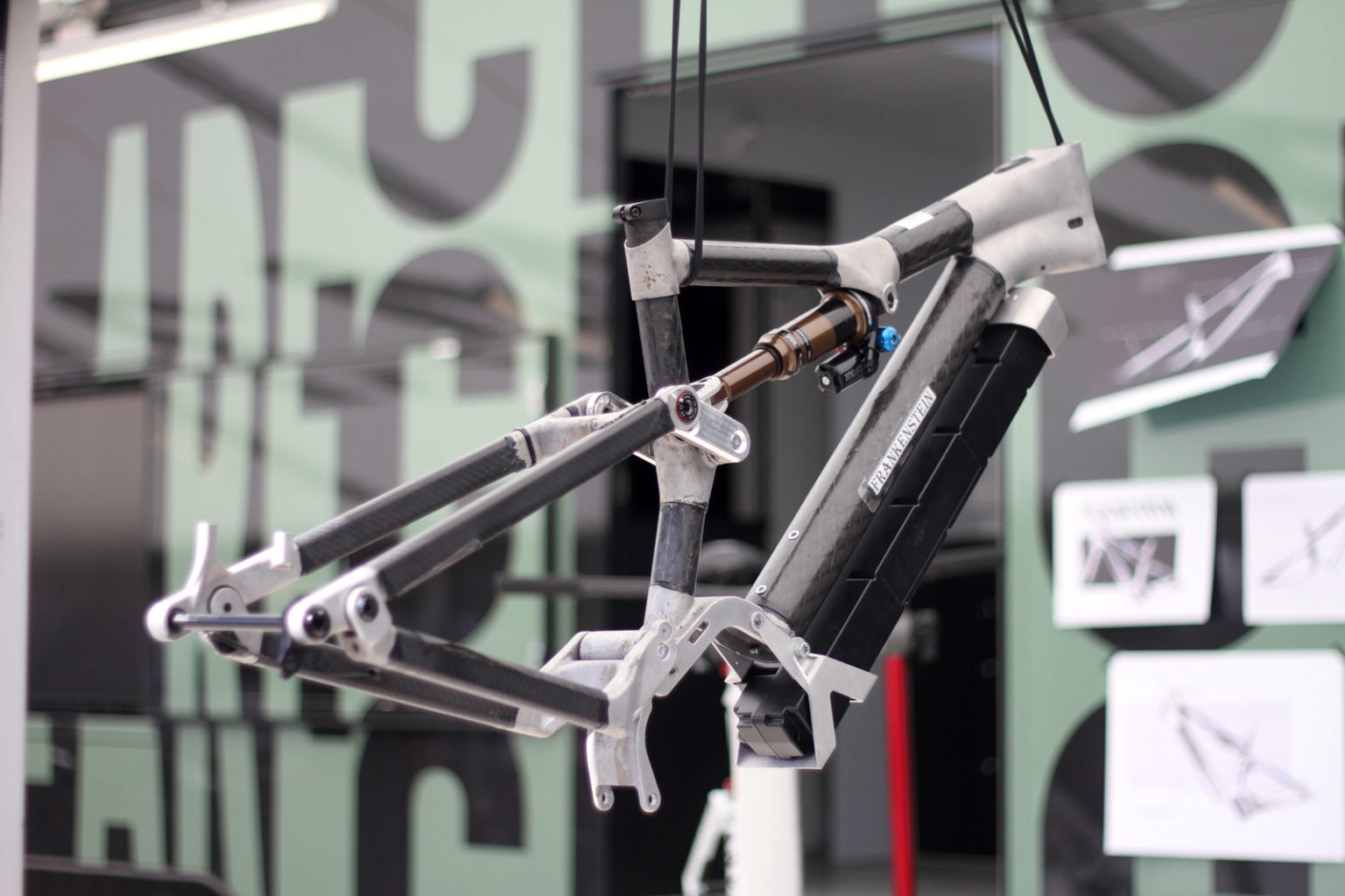 Canyon Spectral:ON tucks 900Wh battery in new full carbon frame - Bikerumor