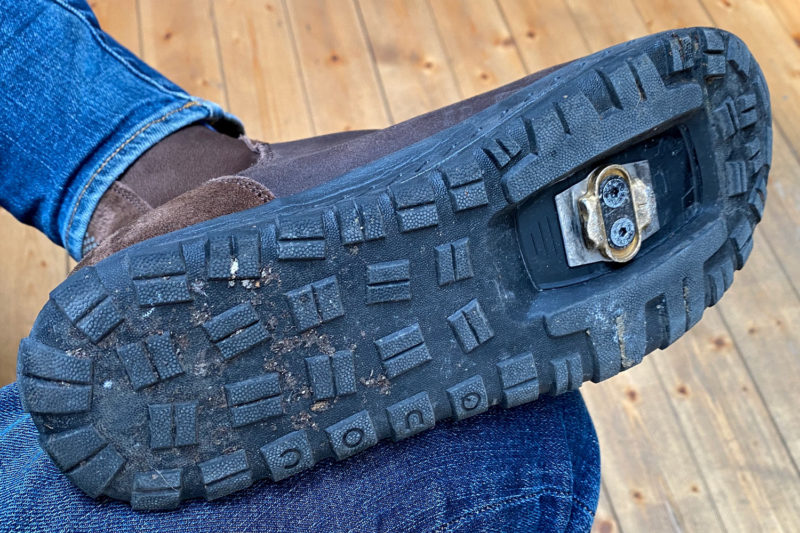 Quoc Chelsea Boots slip on city-stylish clipless cycling shoes - Bikerumor