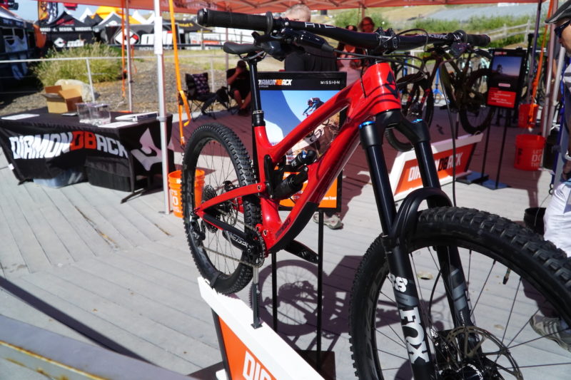Affordable Carbon Full Suspension Rigs, the Diamondback Mission Carbon ...