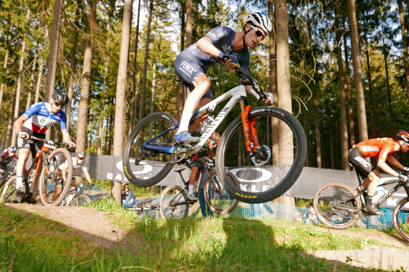 Canyon Lux World Cup carbon XC bike is lighter & slacker! - Bikerumor