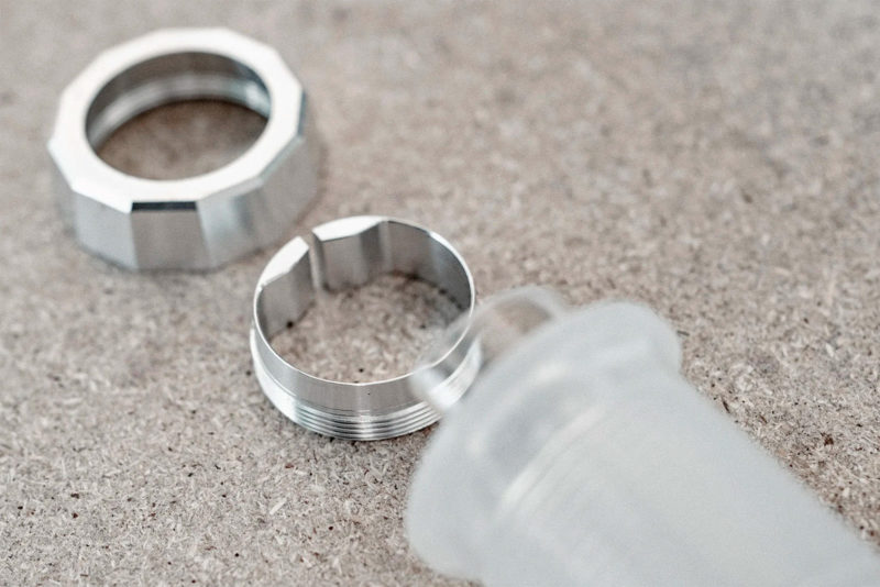 Freeze's new Frozen Twist Clamp tool-free lock-on MTB grips! - Bikerumor