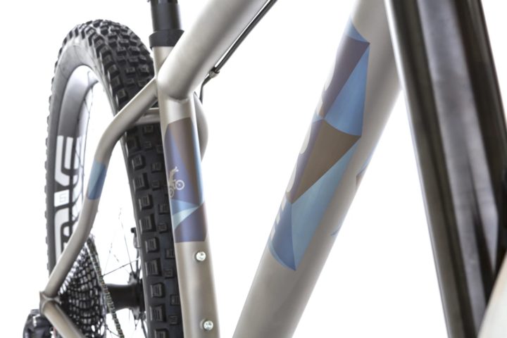 Moots nails the Apex with new titanium frame finishes to honor its past ...