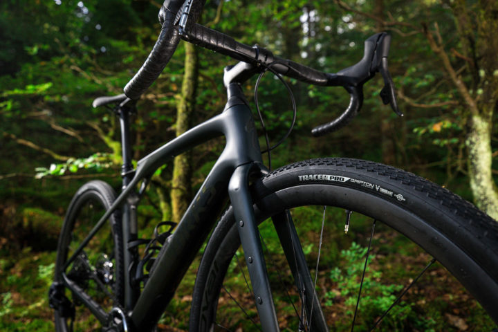 Wild new Specialized Diverge suspends the rider with fully damped rear ...