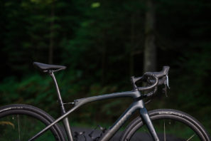 Wild new Specialized Diverge suspends the rider with fully damped rear ...