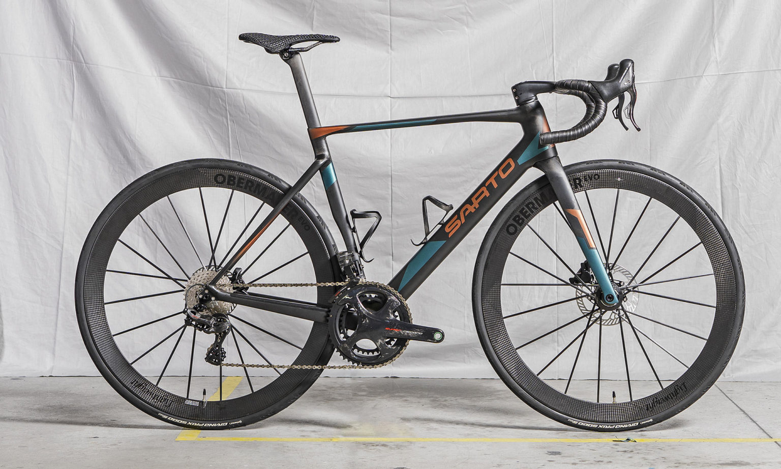Sarto Raso fully custom Italian carbon aero road bike - Bikerumor
