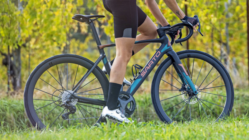 Sarto Raso fully custom Italian carbon aero road bike - Bikerumor