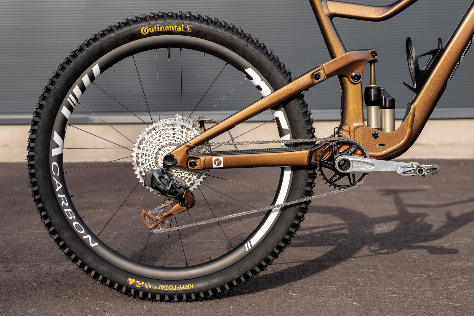 Dangerholm's Golden Night Ransom is Jaw Droppingly Gorgeous - Bikerumor