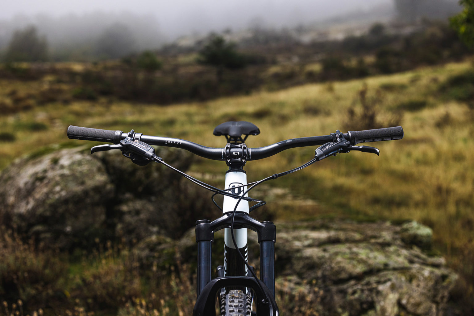 Mondraker Raze Alloy Brings 130mm Trail Bike to a More Palatable $4,399 ...