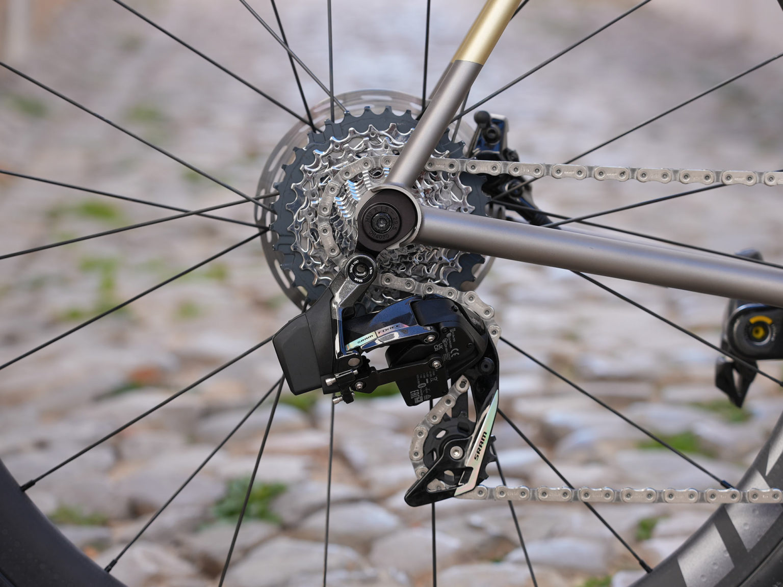 New SRAM Force AXS & XPLR Groups Updated, Now Even More Wireless ...