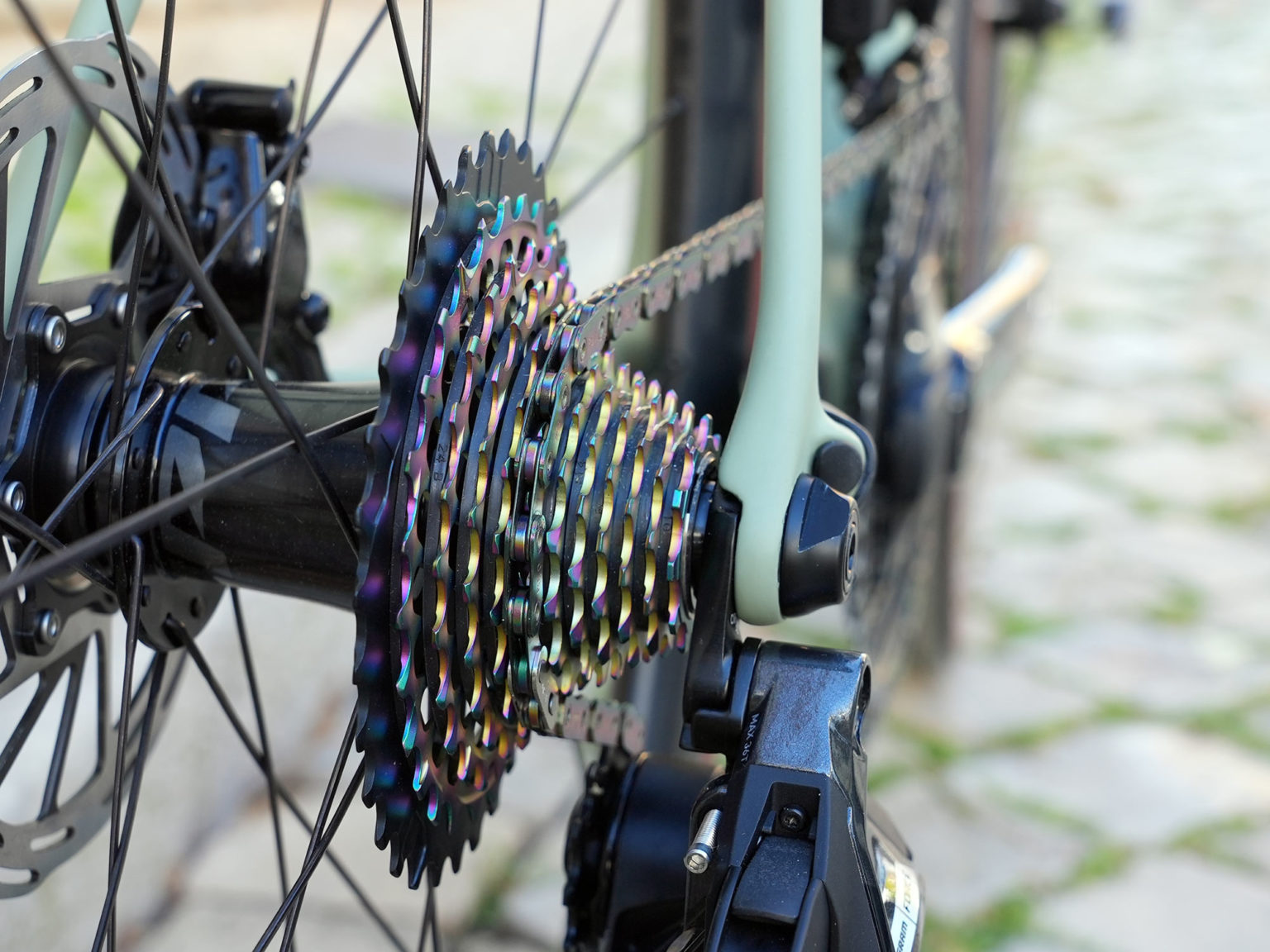 SRAM Red Adds 'Oil Slick' Chain & Cassette, Plus 4-Battery AXS Charger ...