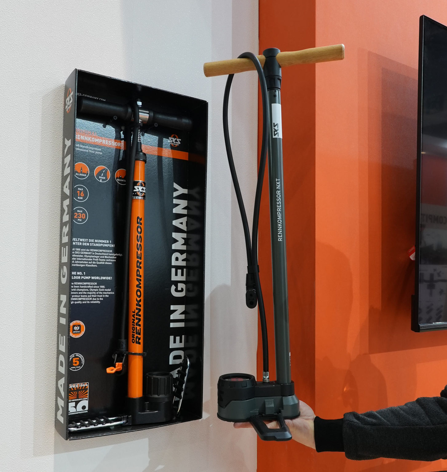 SKS Adds Feature-Rich, Universal Fit MIK Rear Rack & Digital ...