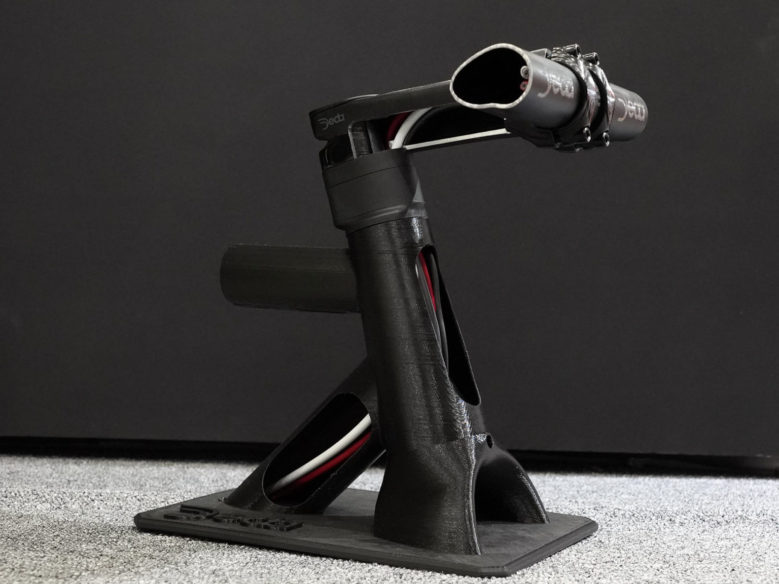 Taipei Show Tech Randoms: Cockpits & Components - Bikerumor