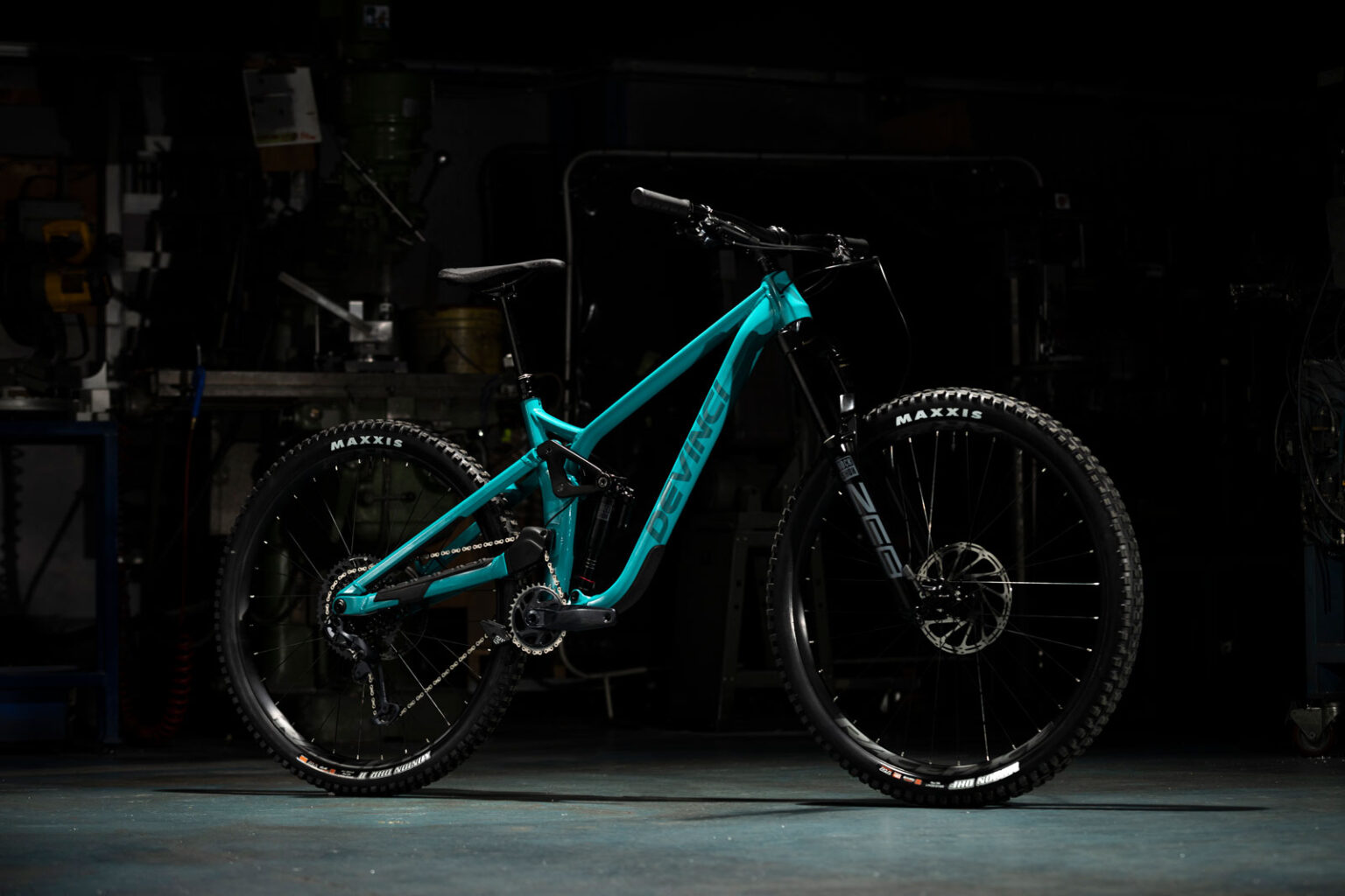 All-New Devinci Chainsaw is an Enduro & DH Capable Alloy High-Pivot MTB ...