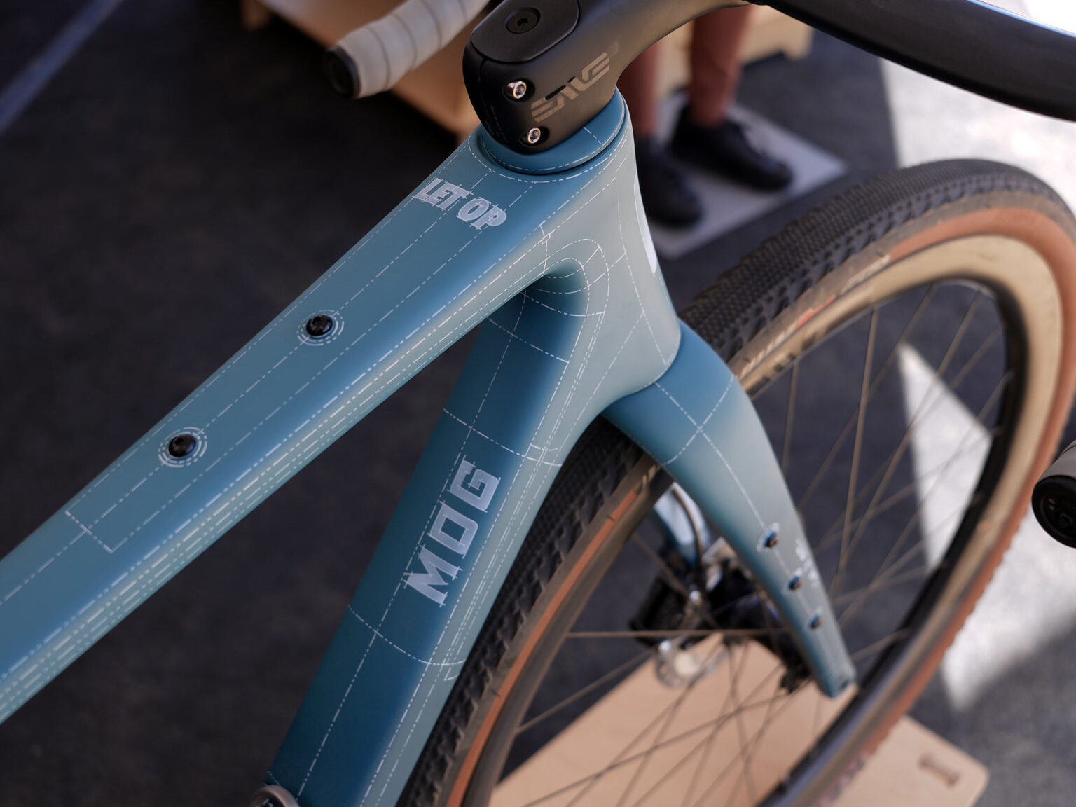 Alexey Vermeulen's killer custom painted ENVE MOG gravel bike...with ...