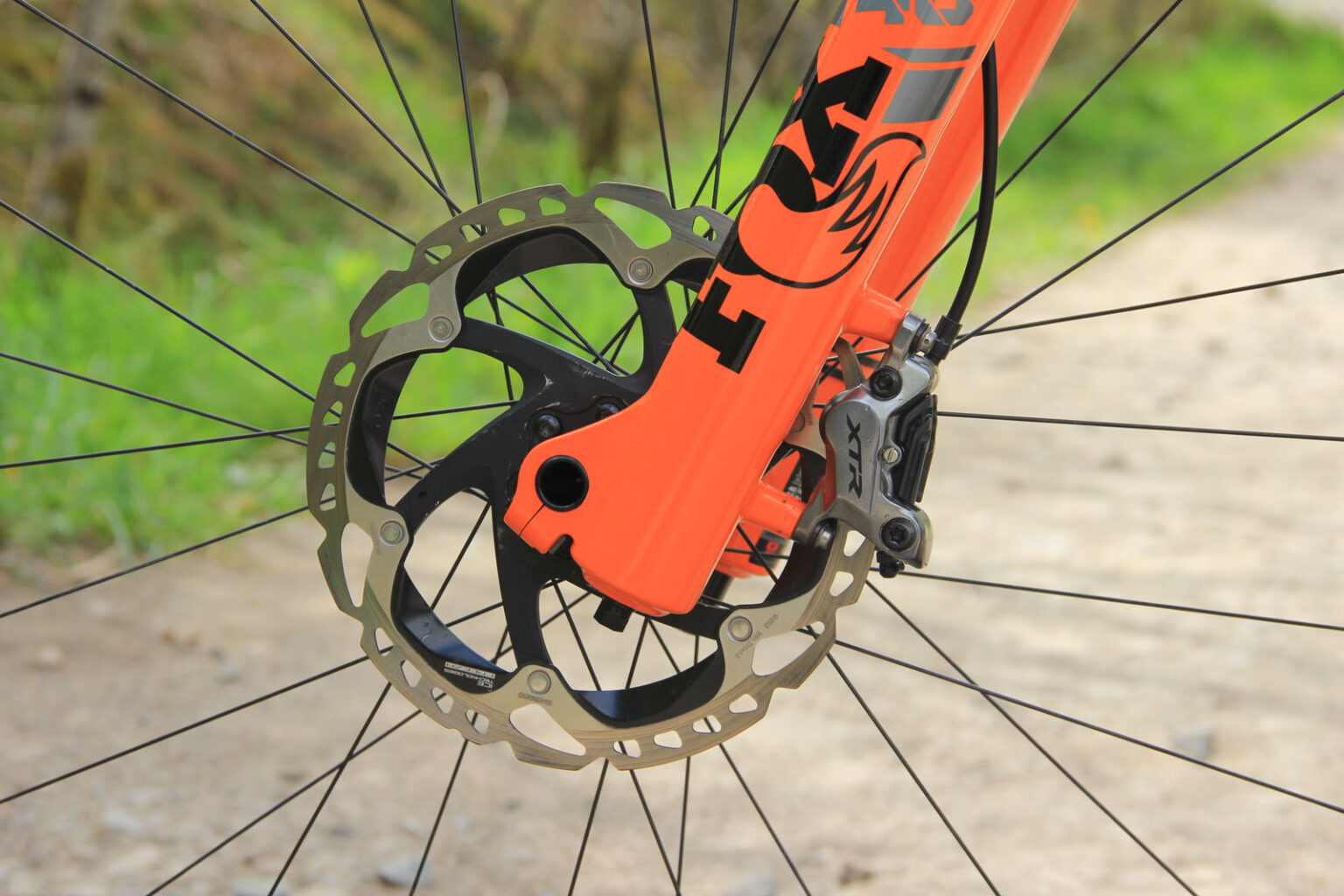 Pro Bike Check: Matt Walker's Saracen Myst Prototype DH Bike - Bikerumor