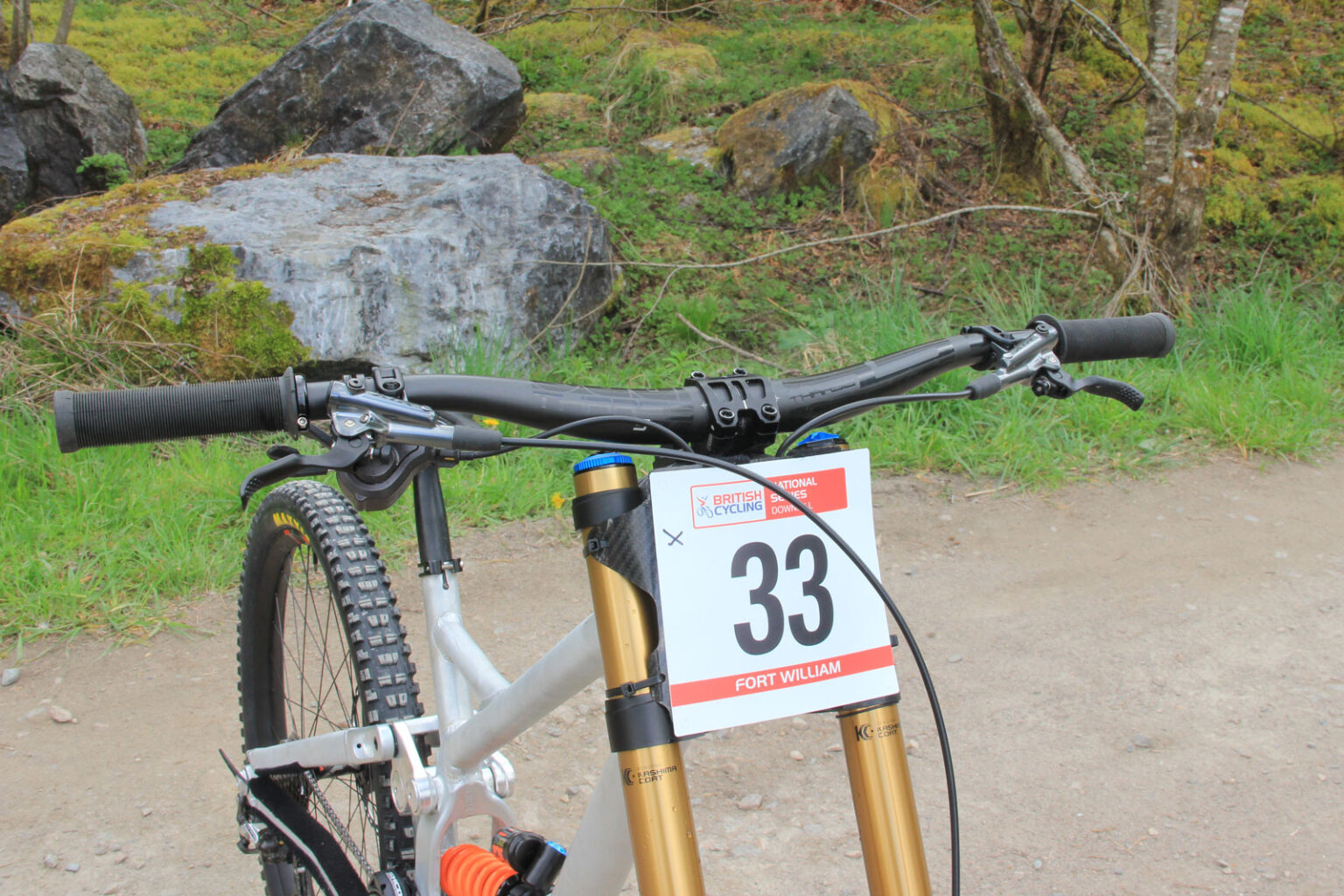 Pro Bike Check: Matt Walker's Saracen Myst Prototype DH Bike - Bikerumor